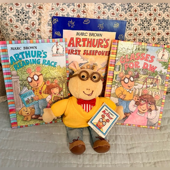 Marc Brown’s Arthur | Toys | Arthur Plush Toy And Book Collection 996 ...